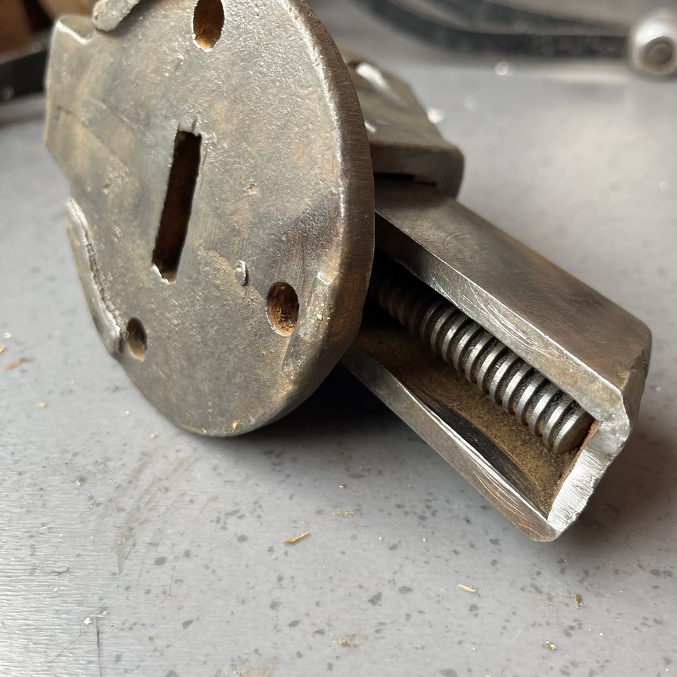 Vintage RECORD BENCH MOUNTED ENGINEERS VICE 2 1/4 INCH JAWS | eBay UK