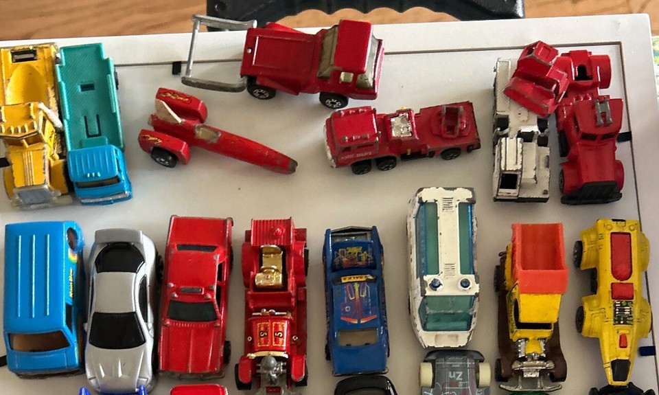 100 Hot Wheels Cars, RedLine, Matchbox & Blue VTG Case 1970’, 1980’s ...