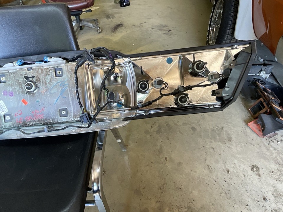 2000-2005 BUICK LESABRE REAR TAIL LIGHT ASSEMBLY WITH WIRE HARNESS OEM ...