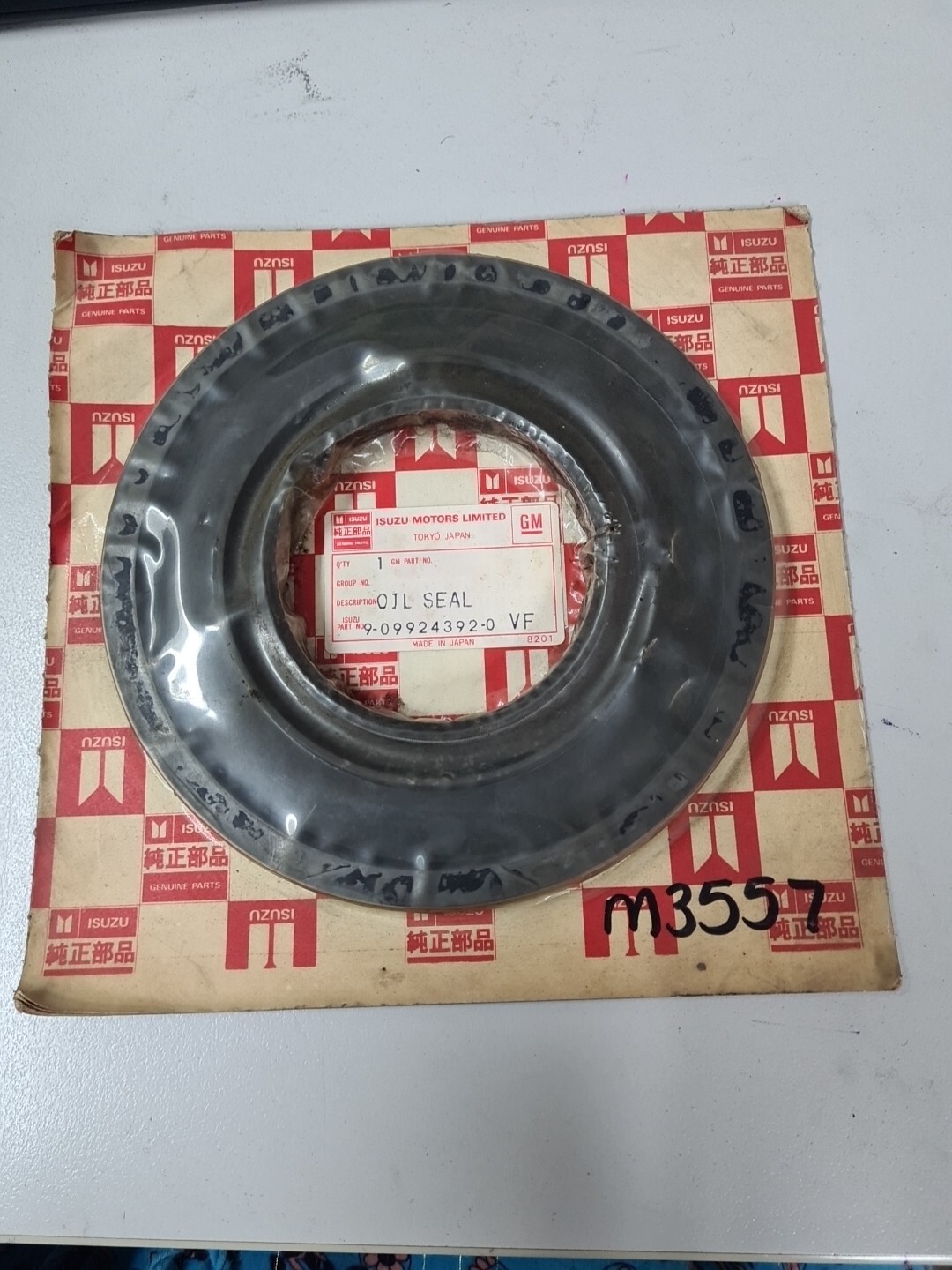 REAR WHEEL HUB OIL SEAL for ISUZU 9-09924-392-0 TD TP SMR VSR | eBay ...