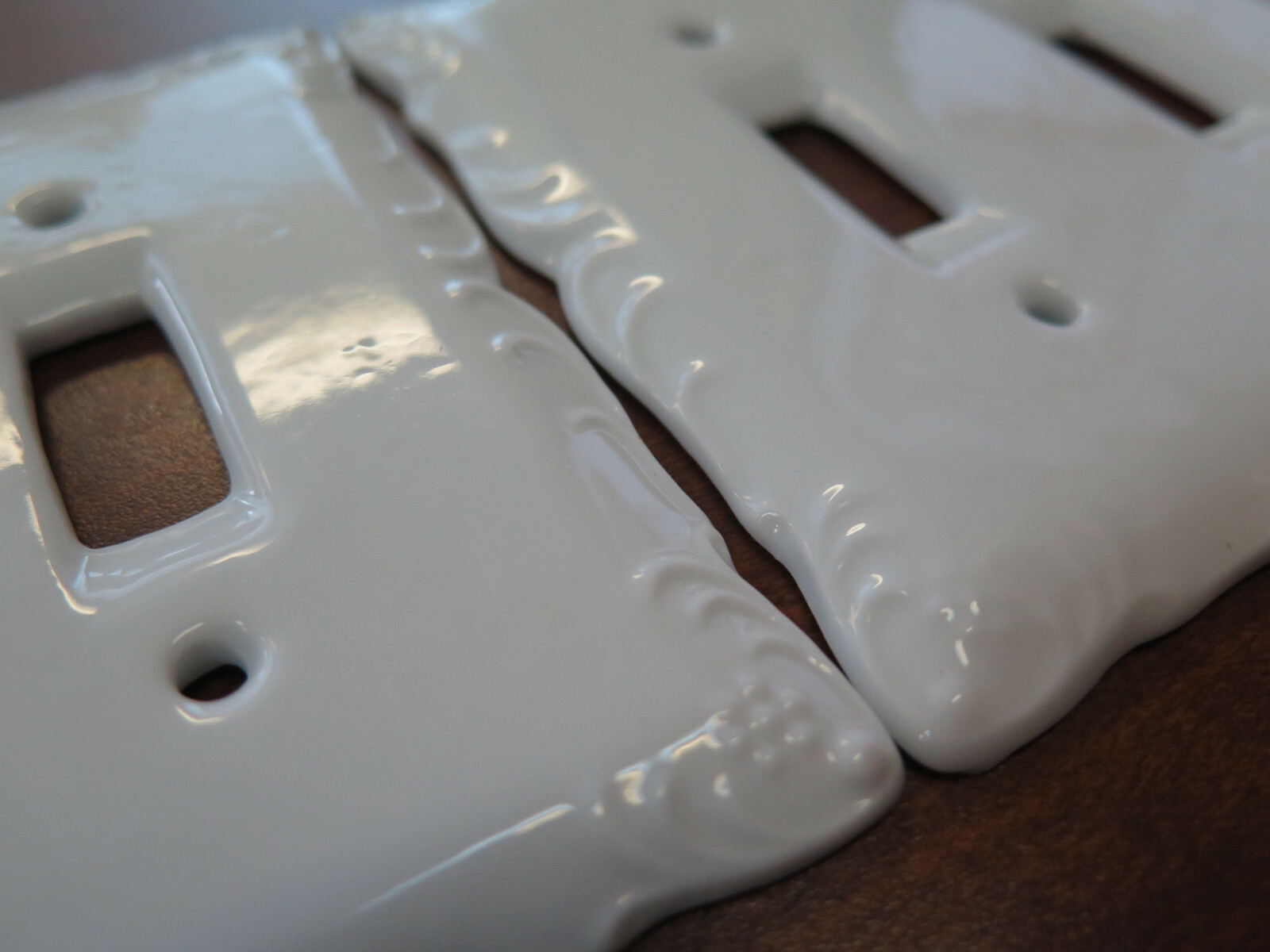 LOT of 2 WHITE PORCELAIN DOUBLE LIGHT SWITCH WALL PLATE CERAMIC COVER ...