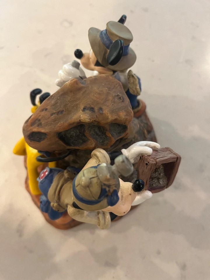 Vtg Walt Disney Animal Kingdom Mickey Mouse T-Rex Paleontologist Goofy ...