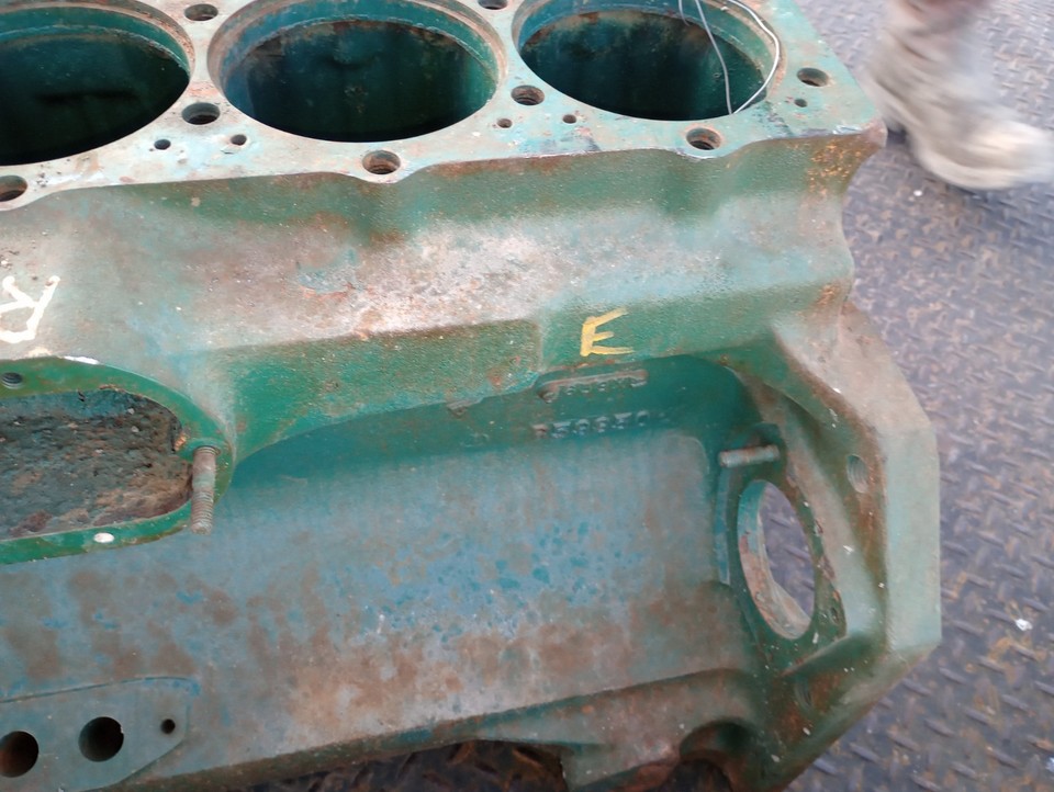 John Deere 4430 404 Engine Block MAGNUFLUXED GOOD R59850 | eBay