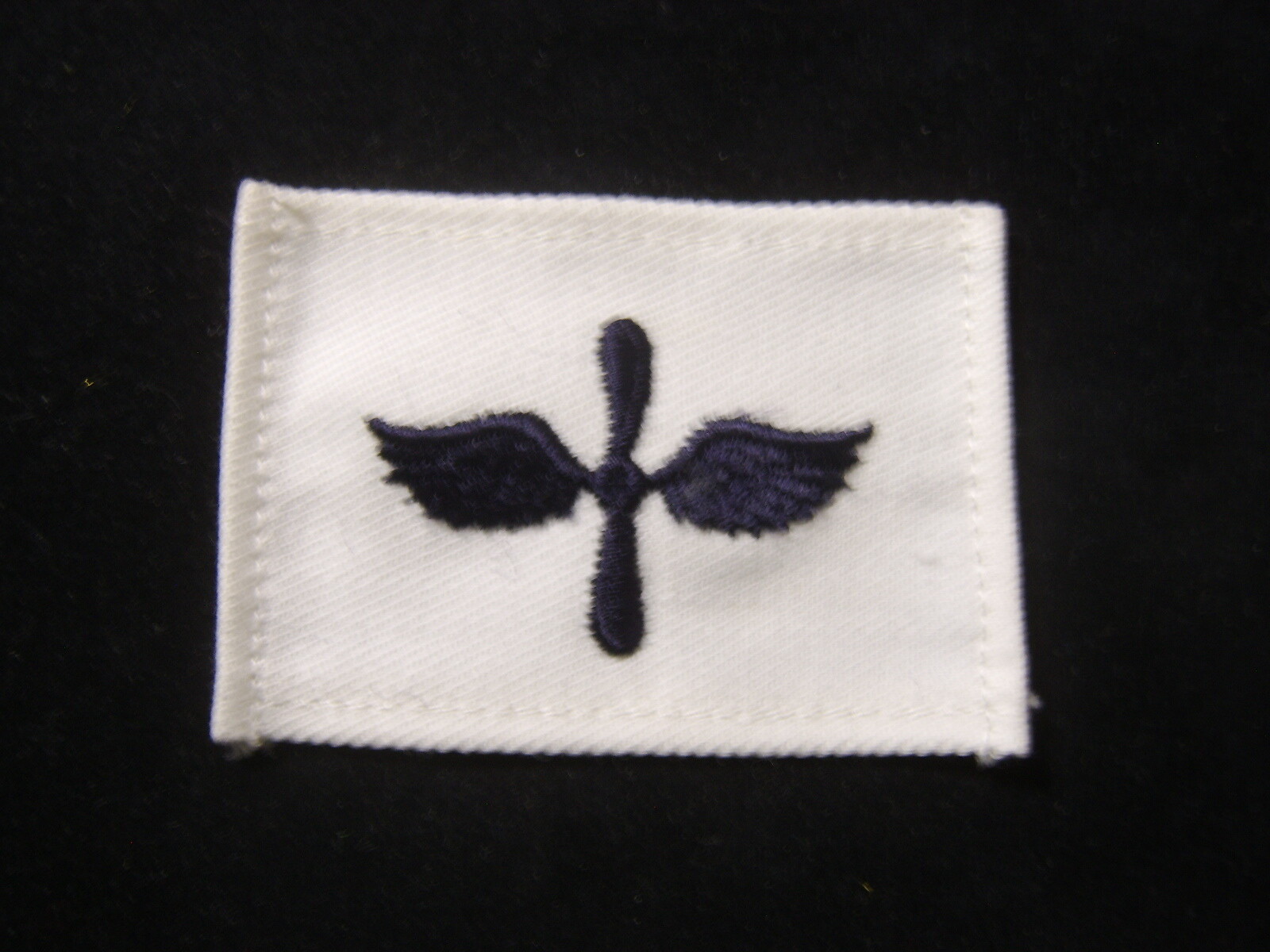USN AVIATION MACHINIST'S MATE AD STRIKER RATING INSIGNIA BLUE ON WHITE ...