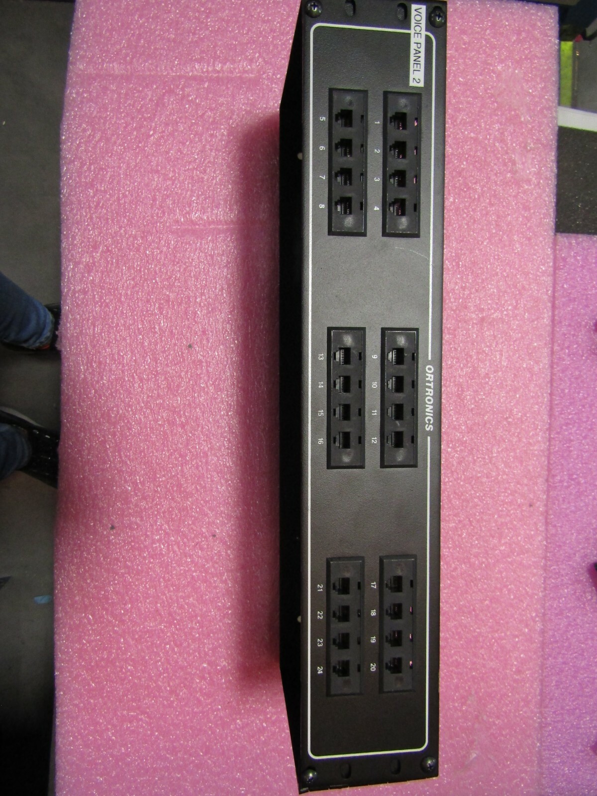 OR-809004903 ORTRONICS Patch Panel. 24-port voice/data panel w/ AT55HM ...