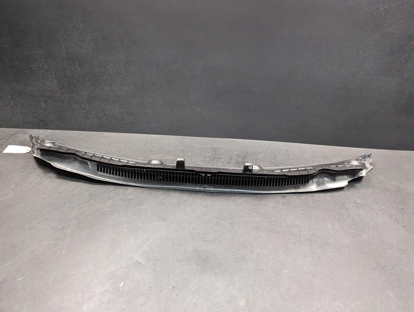 Cowl Vent Grille Panel 2018 BMW X1 51717350591 2016 2017 2019 2020 2021 ...