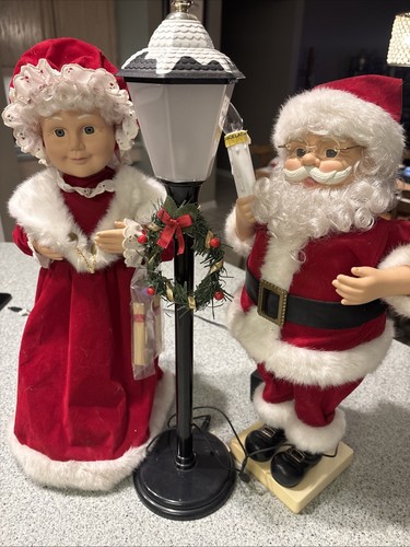 Vtg Trim A Home 19" Animated Mr. & Mrs. Claus 3 Piece Set w/Lamp Post ...