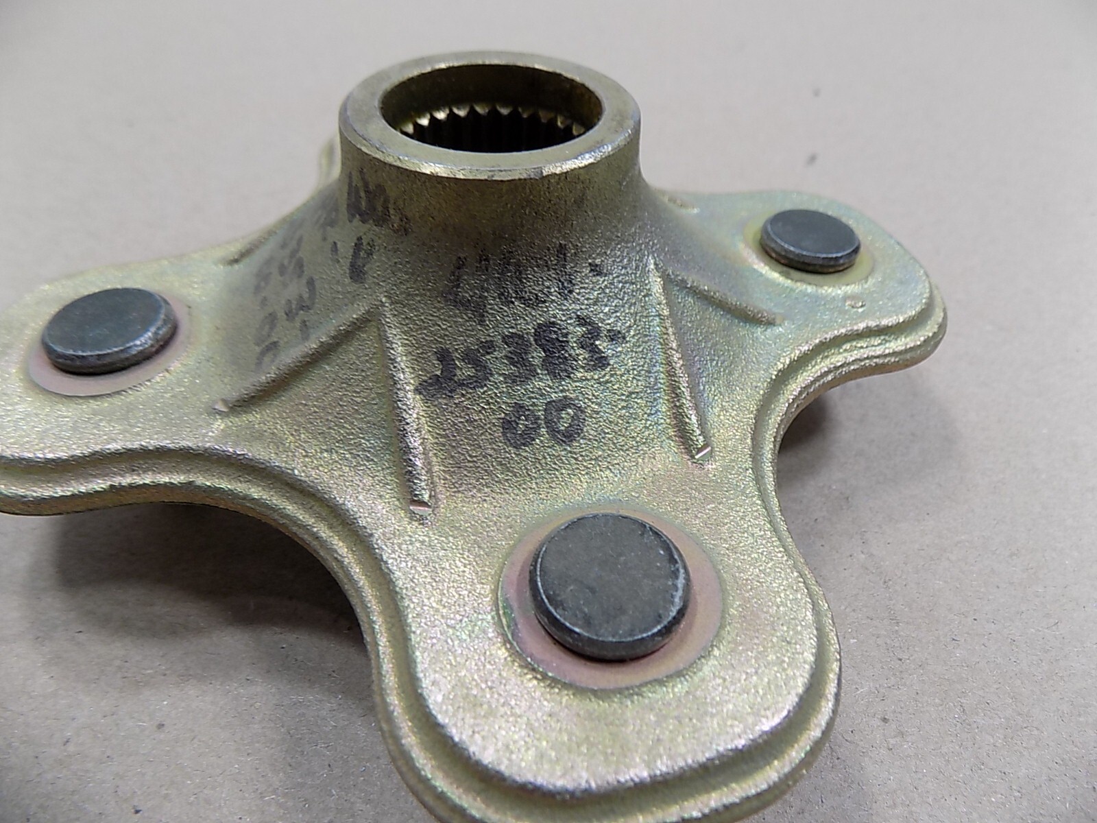 NEW OEM YAMAHA REAR WHEEL HUB / 2HR-25383-00-00 / KODIAK 400 TIMBERWOLF ...