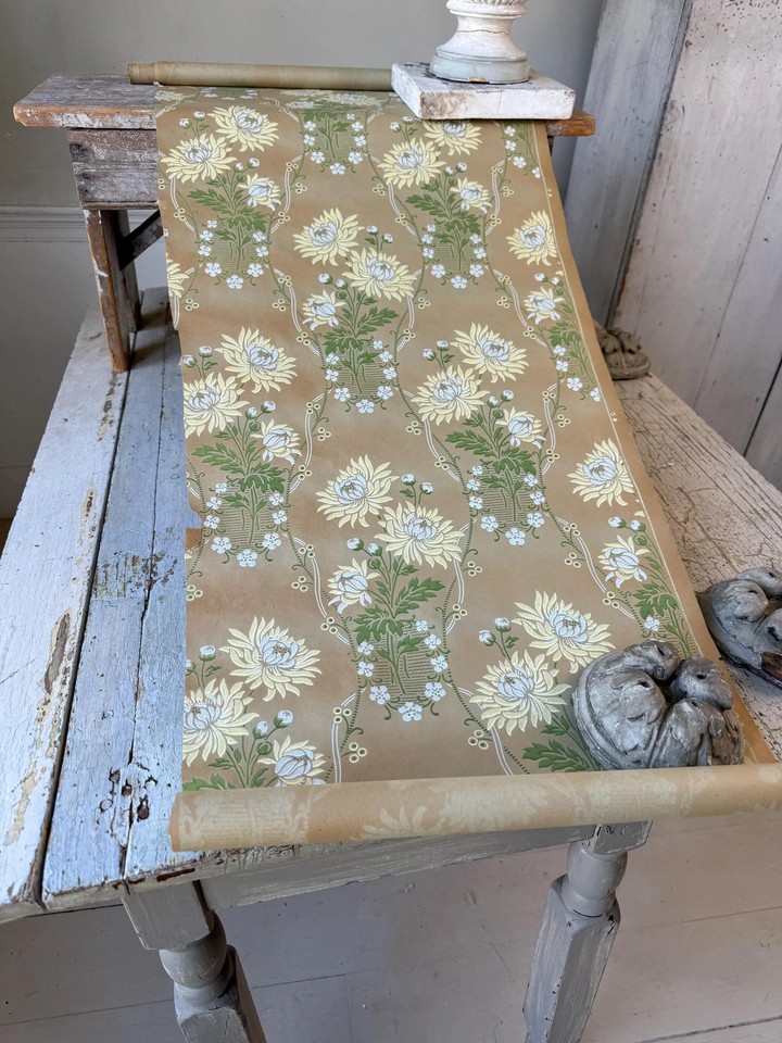 2 yds Antique French Wallpaper 1910 Floral Basket Pattern Wallcovering ...