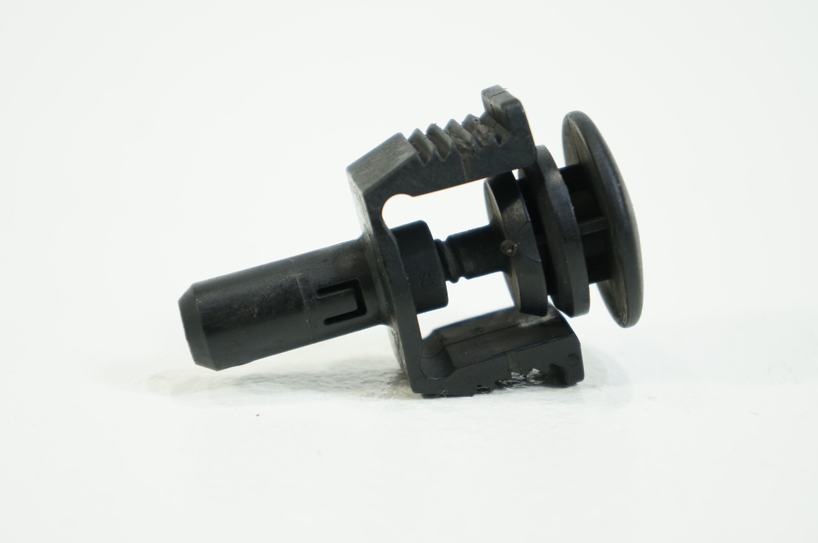 mercedes w209 clk500 clk320 w203 right or left upper radiator pin mount ...