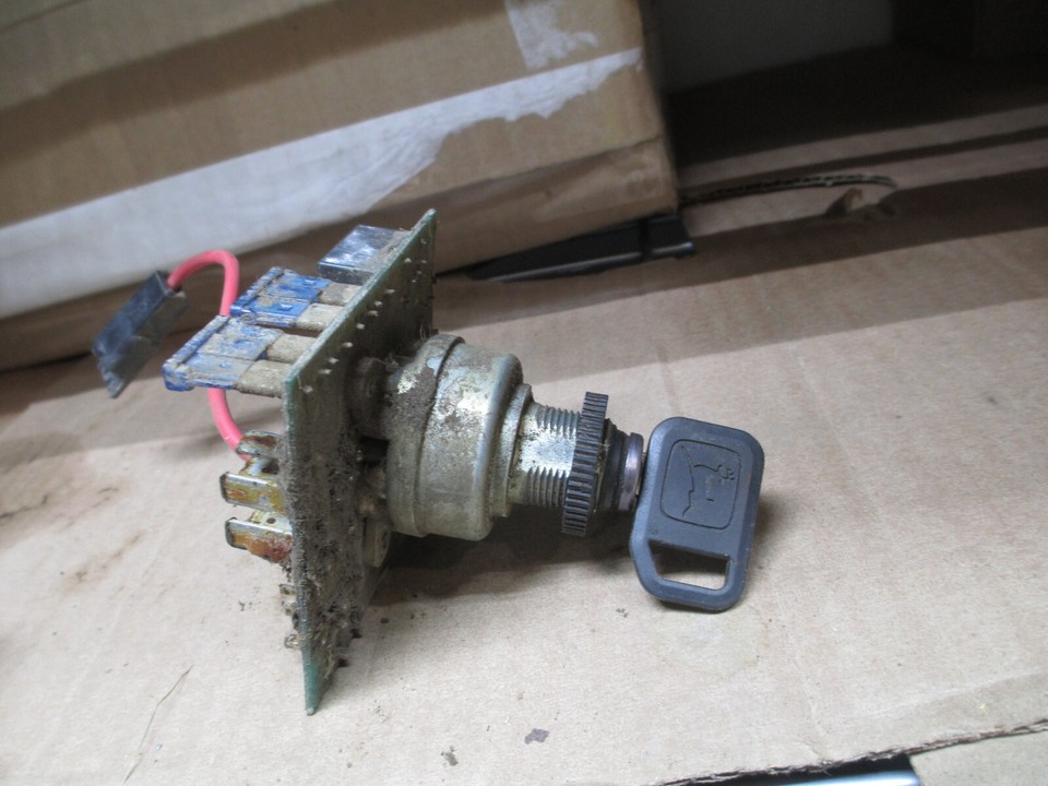 John Deere Gt275 Gt262 LX172 LX176 Ignition Module Switch AM136679 ...