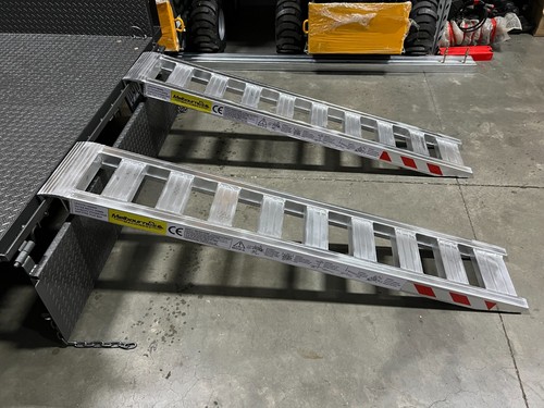 2.0 T Flat Bar Alloy Loading Ramps 1.8 m long - Trailer Ramps - HOOK ...