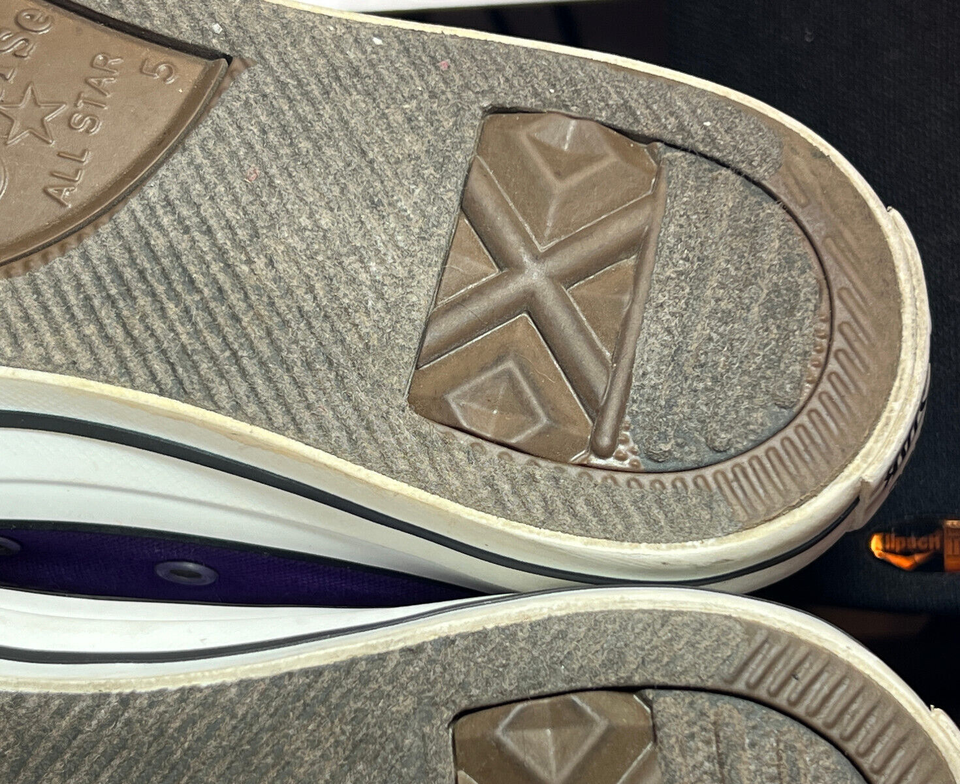 Converse™ Chuck Taylor All Star Low Top Violet 137837F Men: 5 Wo: 7 ...