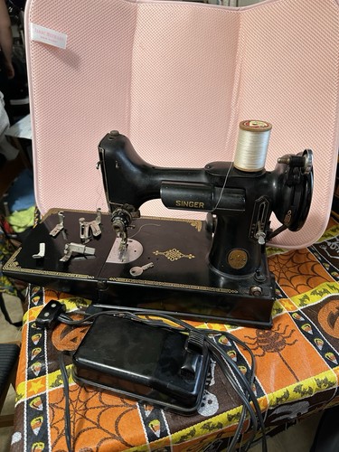 Singer Featherweight 221 Sewing Machine Vintage CAT. 3-120 RUNS w/ Case ...