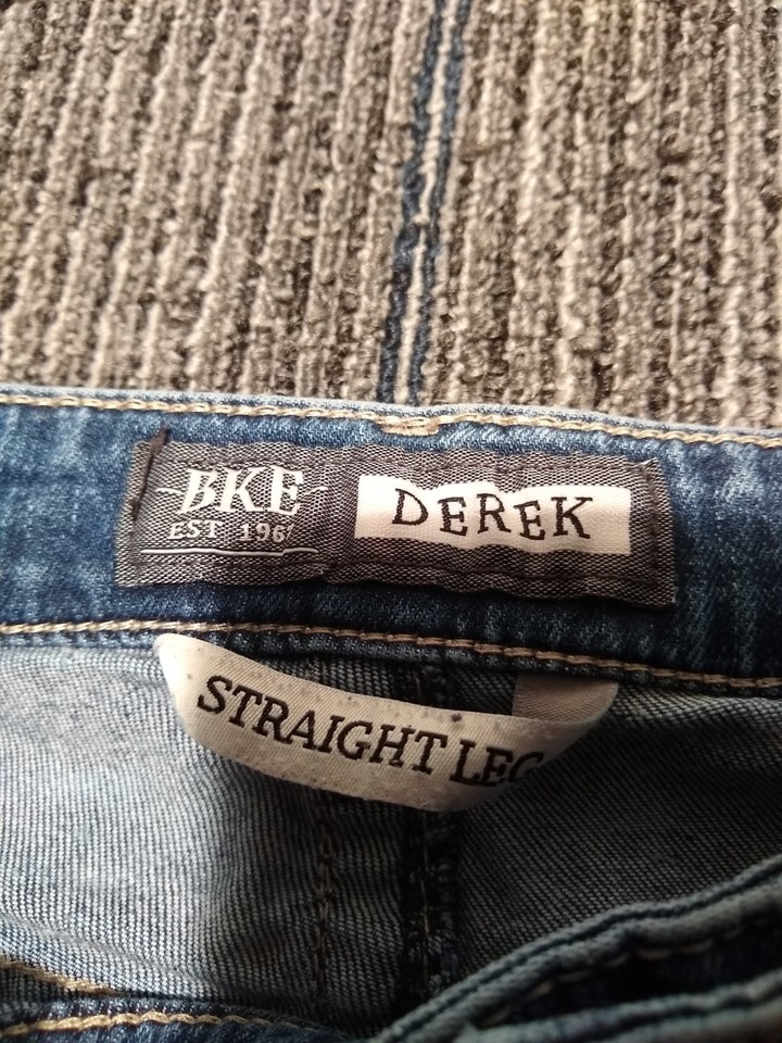 BKE Buckle Derek Blue Jeans Men’s 38L Straight Leg Stretch Denim Flaws ...