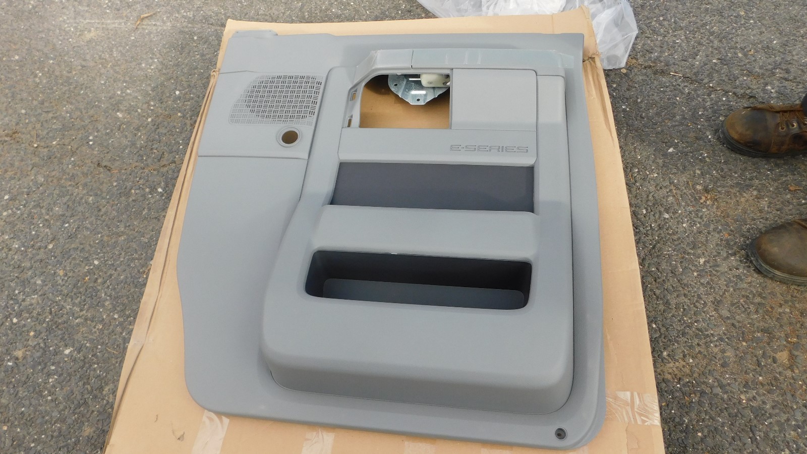 NEW 2009 - 2014 FORD ECONOLINE E150 E2550 E350 PASSENGER FRONT DOOR ...