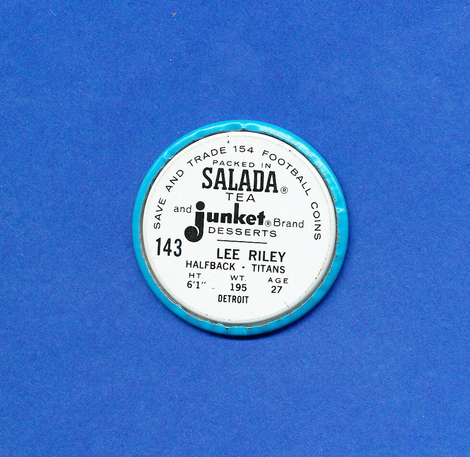 1962 SALADA / JUNKET FOOTBALL COINS # 143 LEE RILEY titans FREE ...