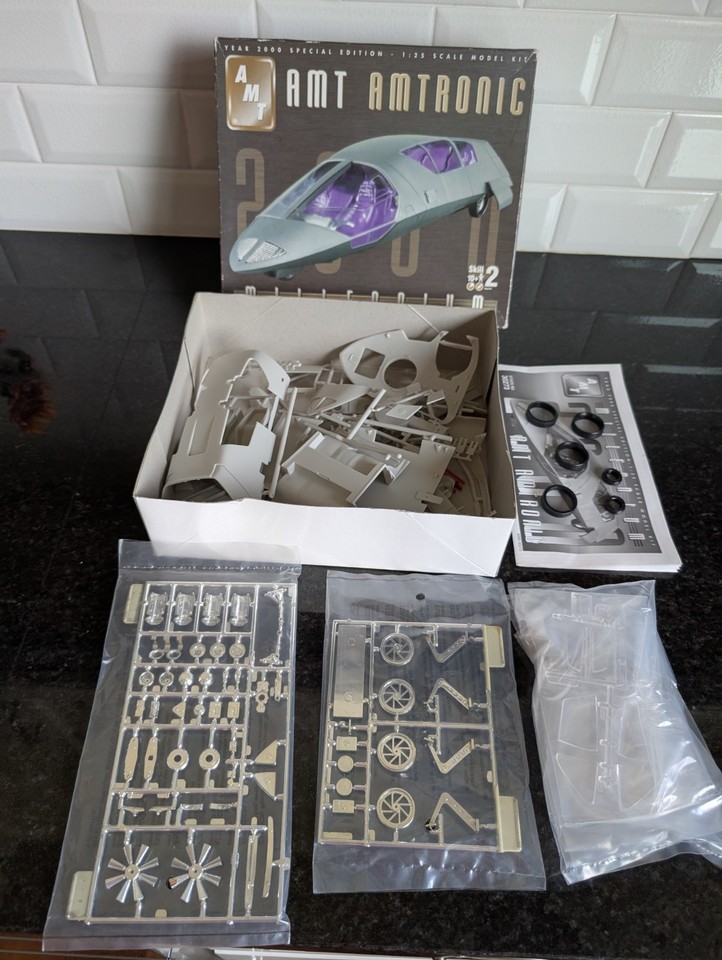 AMT Amtronic Millennium 2000 Special Edition 1:25 Scale Model Kit 30273 ...