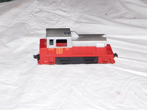 Tyco HO Scale Santa Fe Diesel Locomotive Switcher #241 | eBay