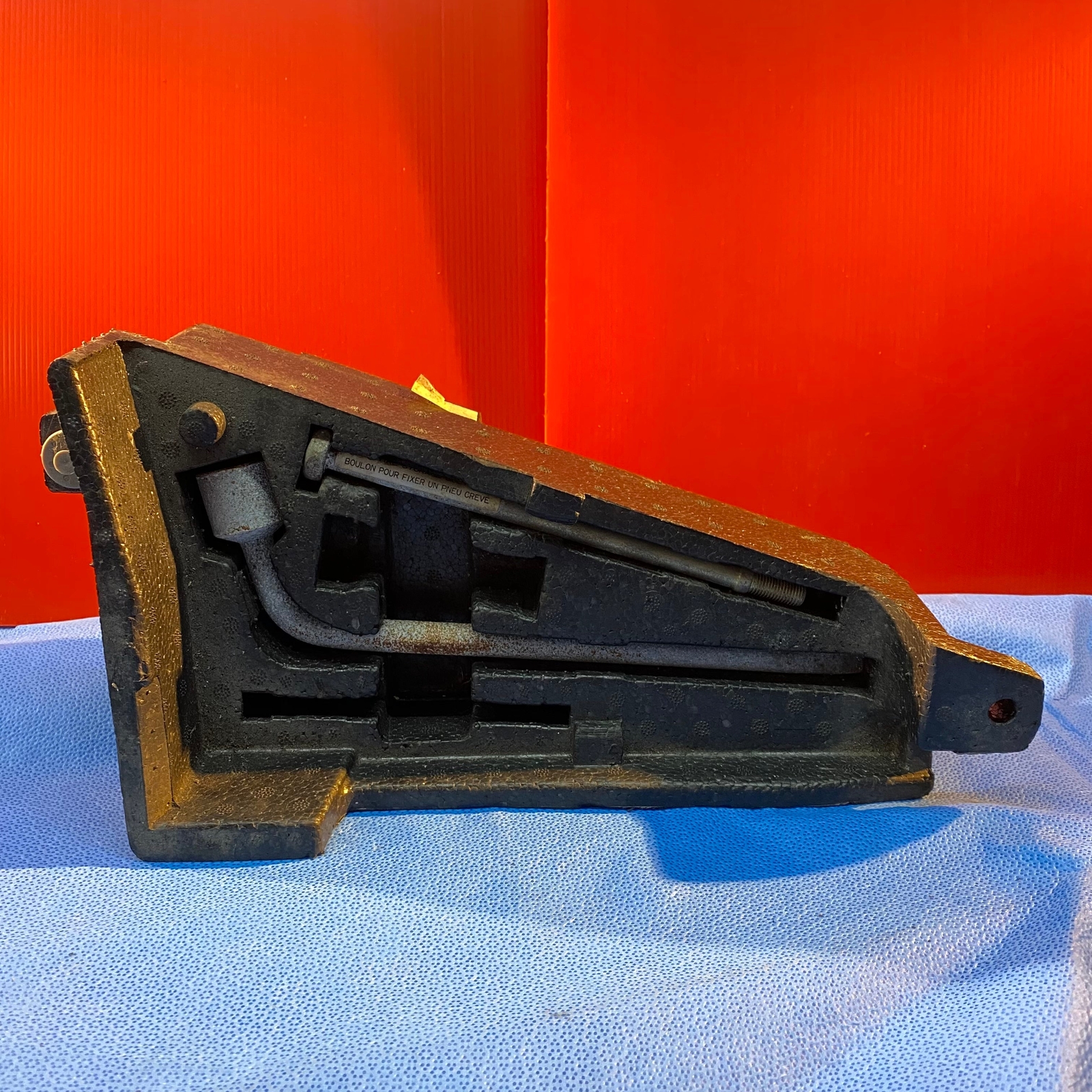 LHD Spare Tire Tool Kit : Foam : Incomplete FD01 69 65Y Mazda Rx7 FD3S ...