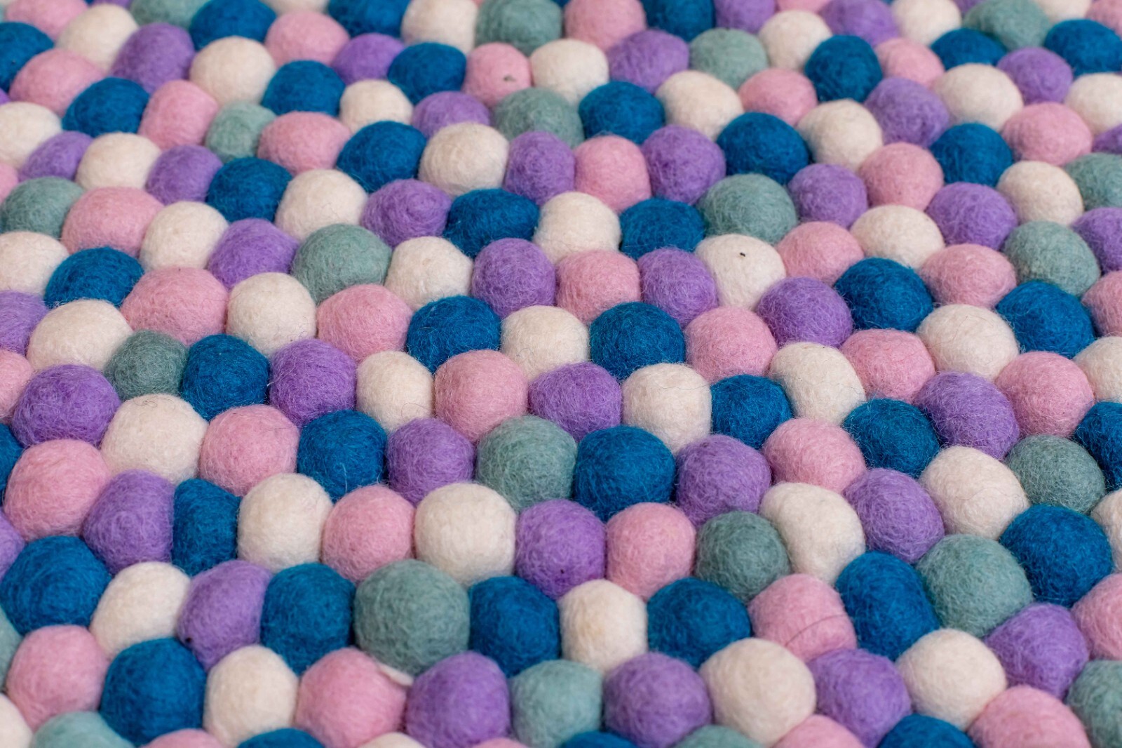 Color Burst Round Felt Ball Rug-Handmade Wool Carpet for Home, Office ...