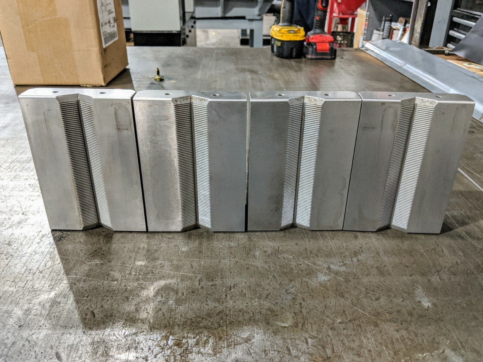 110 KIP MTS 641.37 Vee Wedge Hydraulic Grip Faces Fatigue Tester 059653 ...