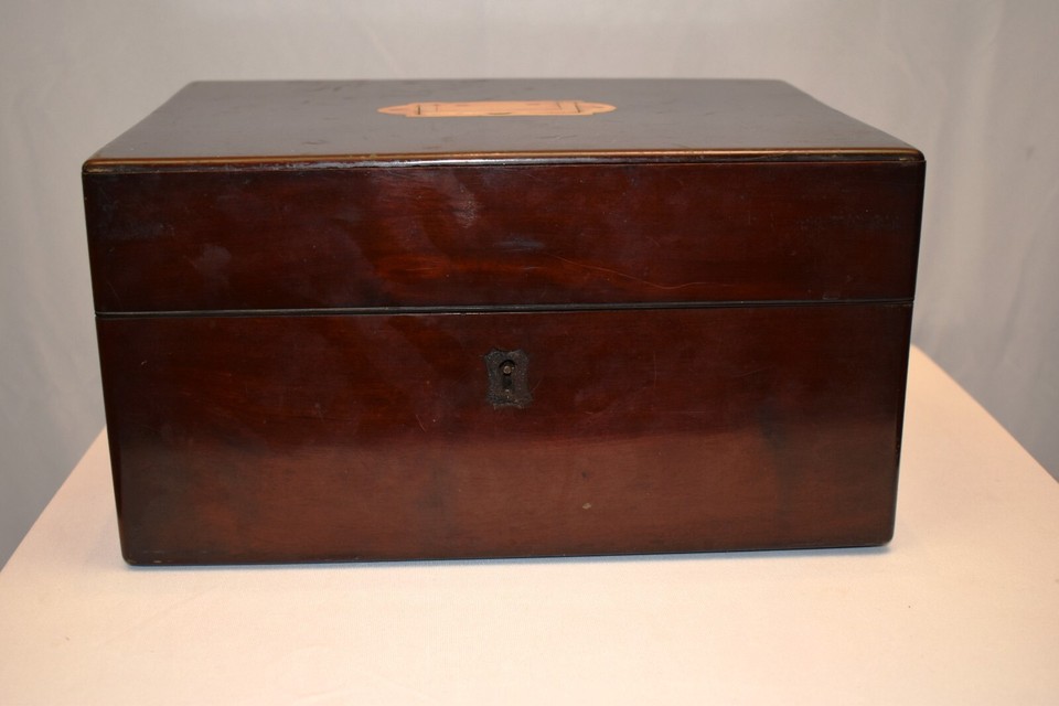 Antique Surgeon’s Apothecary Medical Kit Box with Glass Bottles ...