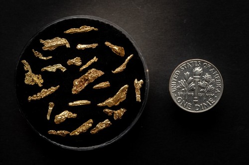 Lot # 81 - Beautiful Natural Yukon Crystal and Wire Gold Nuggets - 3.41 ...