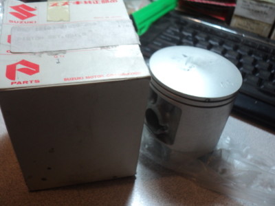 1988-92 SUZUKI LT250R LT 250 QUADRACER PISTON 2ND OVER 0.50 OEM 12103 ...