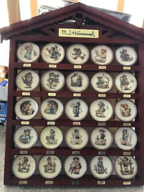 M.I. Hummel Wood Wall Rack With 25 Hummel Mimi Plates, 1971-1995 | eBay