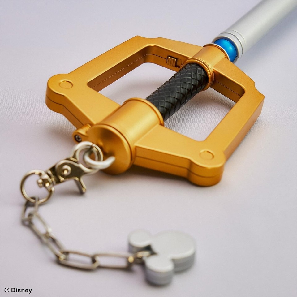 Square Enix Kingdom Hearts Light Up Sora's Keyblade Kingdom Key 14 ...