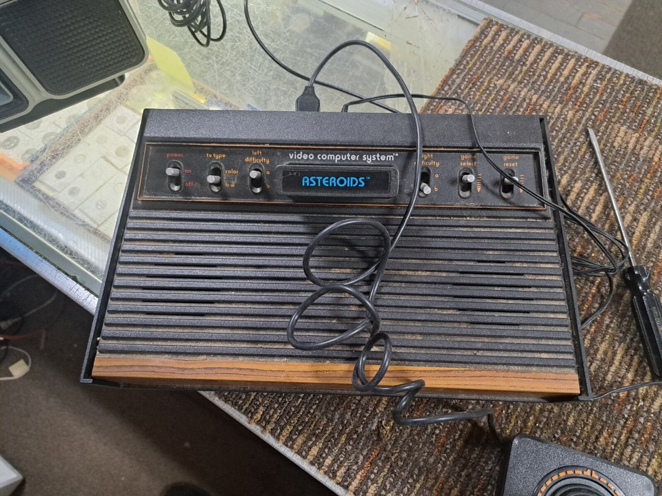 Vintage Atari 2600 CX 2600 Console Video Game System w/controllers ...