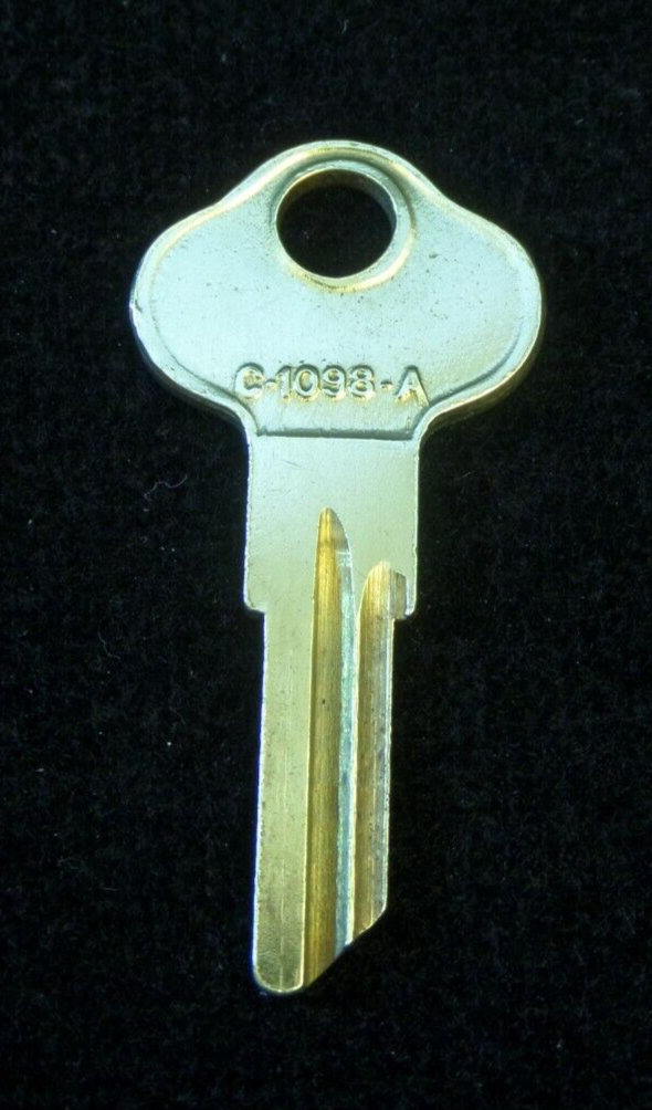 C1098A Briggs & Stratton KEY BLANK GROOVE #5 FORD Model A 1930-1931 All ...