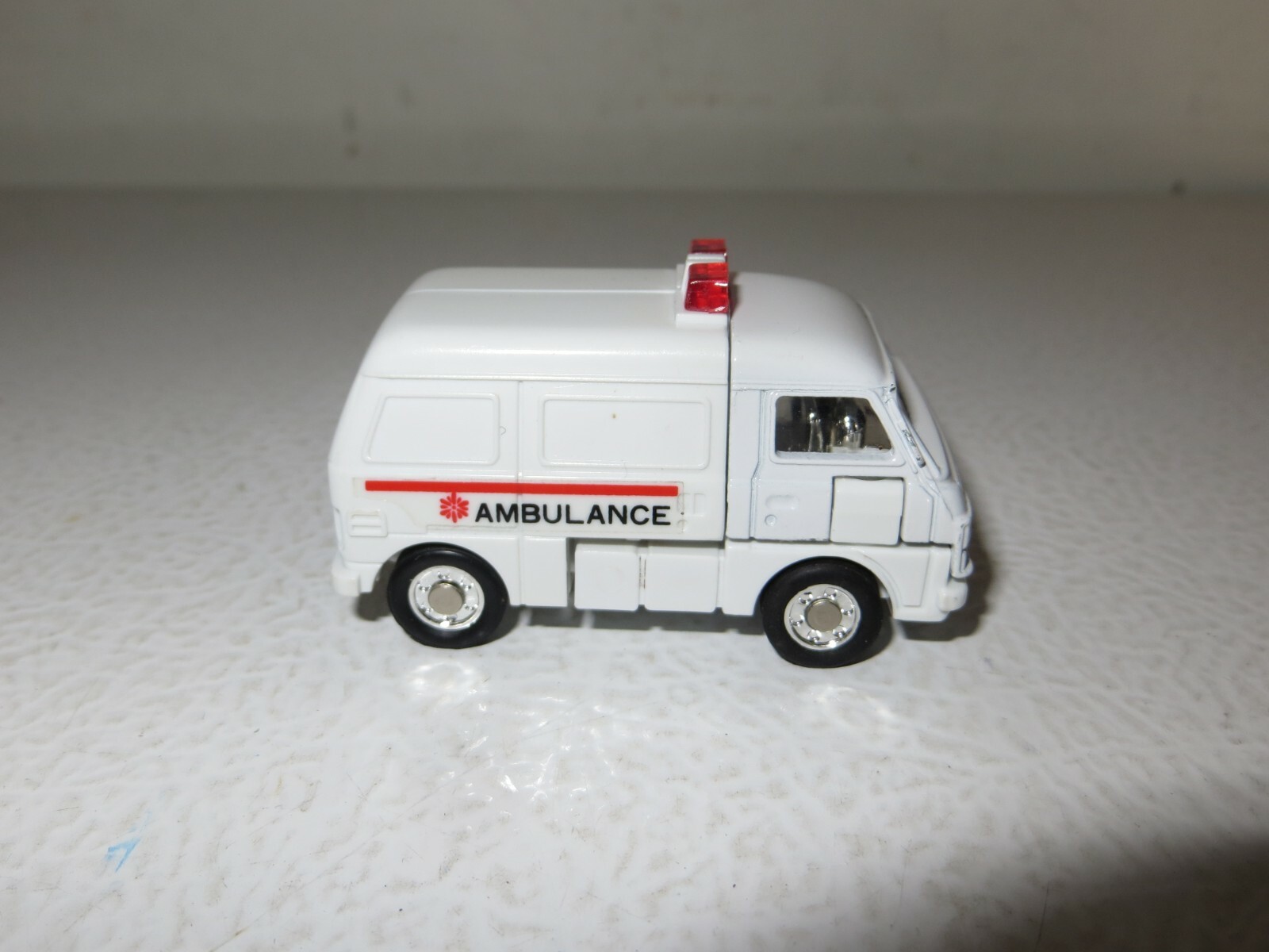 1985 G1 TRANSFORMER AMBULANCE | eBay