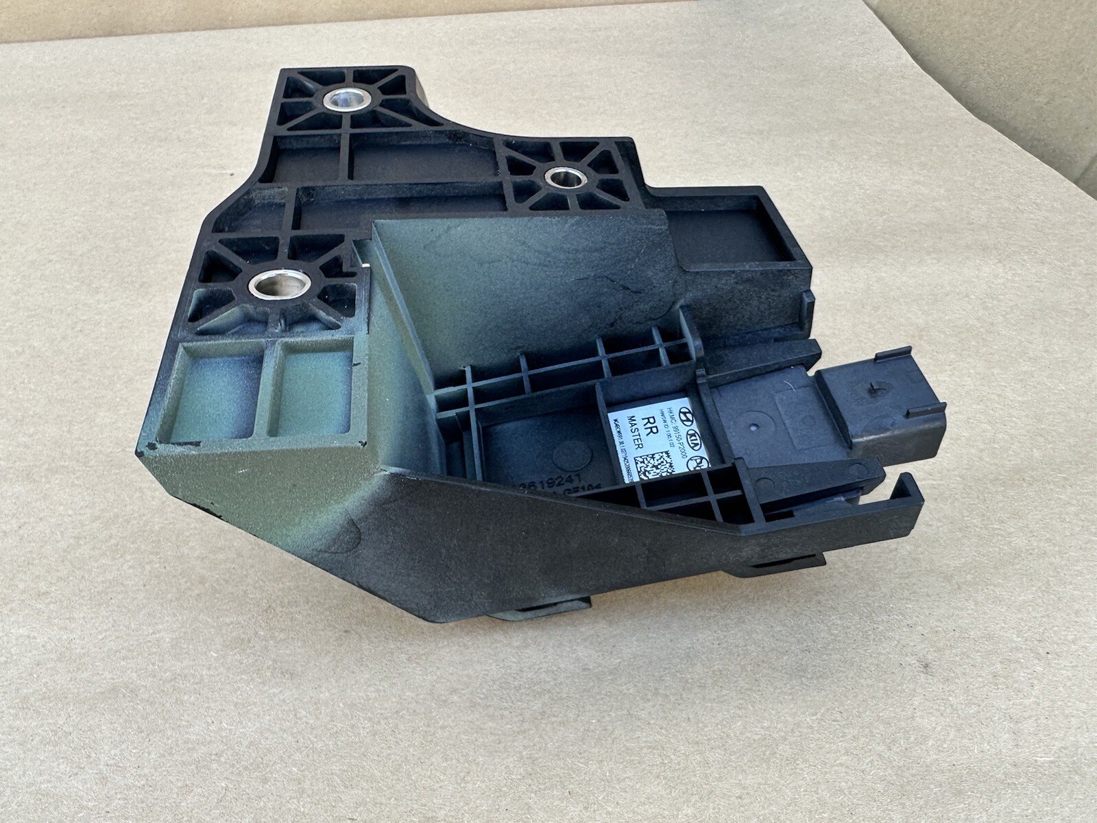 2021-2023 Kia Sorento OEM Right Side Blind Spot Radar Sensor 99150 ...