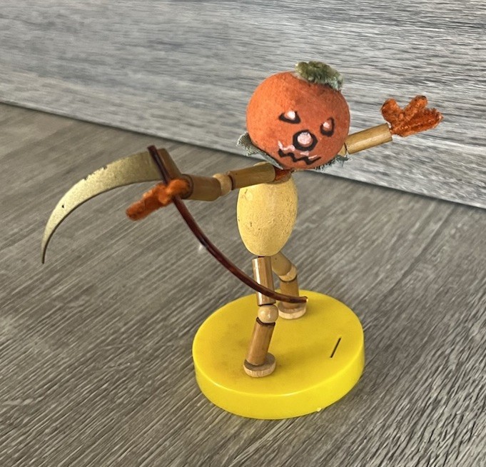 Vintage wooden bead bendy toy chenille Pipe Cleaner pumpkin Halloween ...