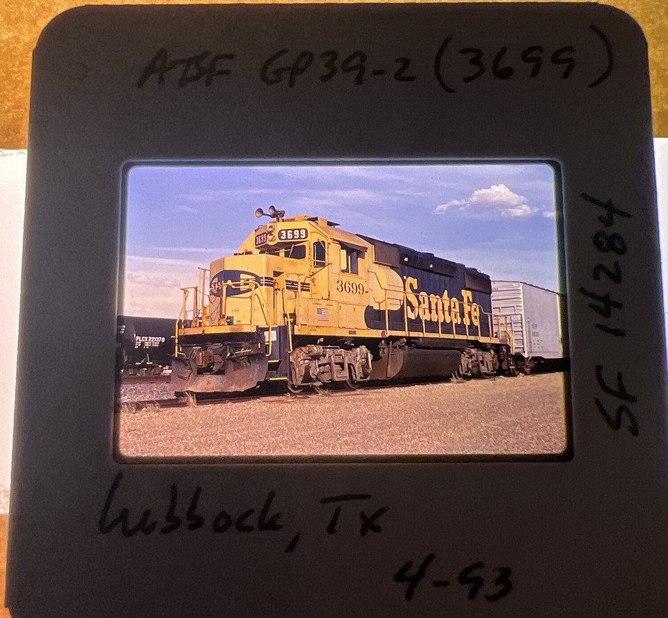 Original Slide Santa Fe ATSF GP39-2 3699 Lubbock Texas 4-1993 | eBay