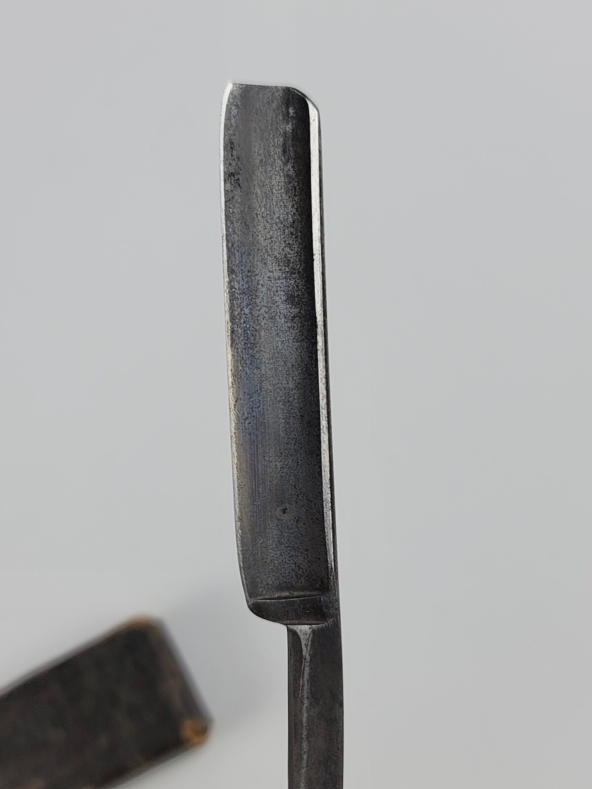 J A Henckles Twin Works Straight Razor Box w/ Generic Razor black ...