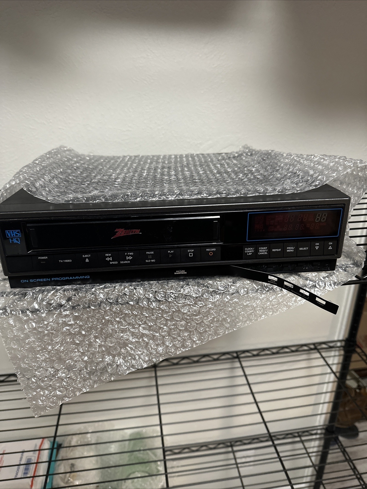 Zenith VRE200 VHS VCR Player Recorder No Remote No Video For Parts Or ...