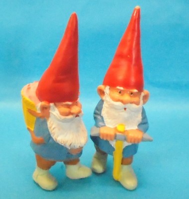 2 Figuren DAVID DER KABAUTER : mit Rückenkorb + mit Spitzhacke Uniboek ...