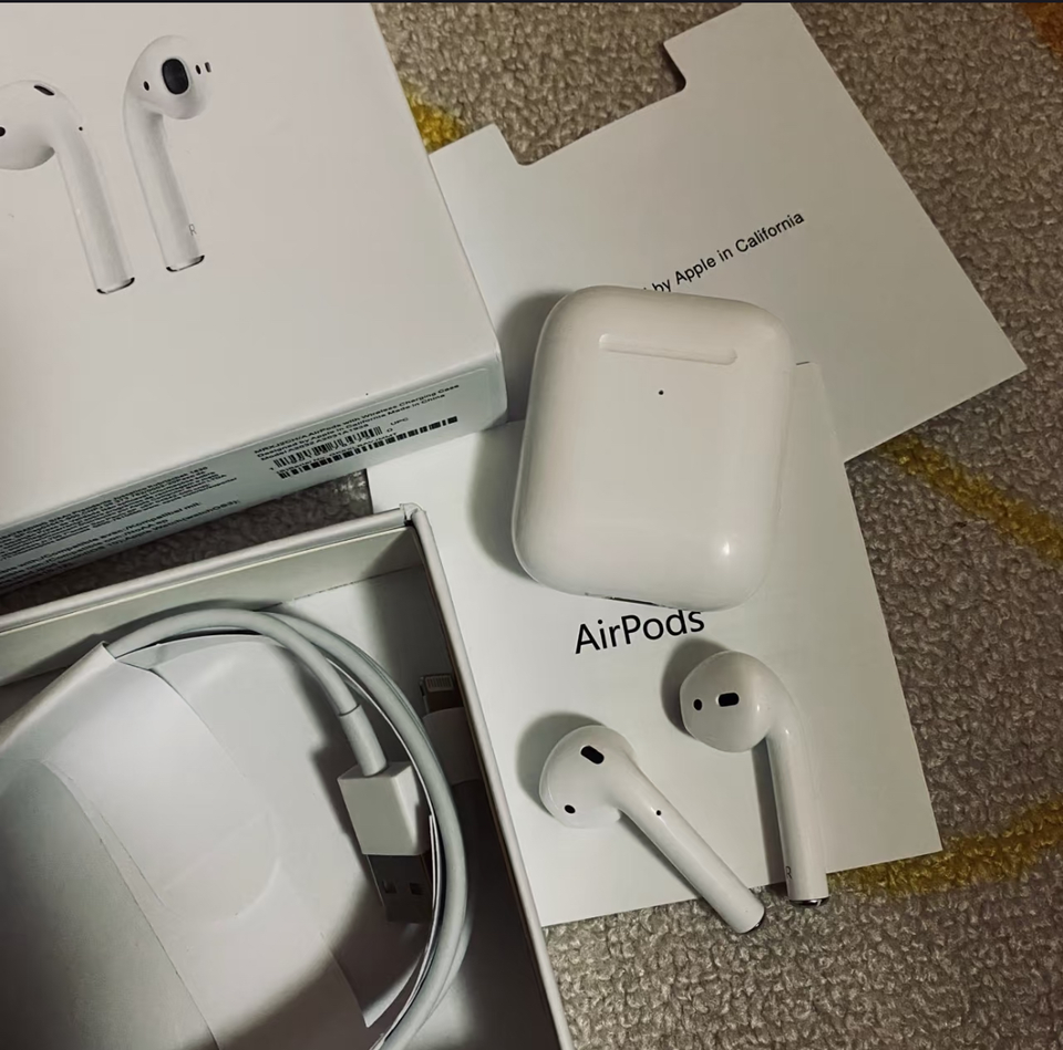 Apple Earpods 2nd Generation Pods with Wireless Charging Case - ALL Set ...