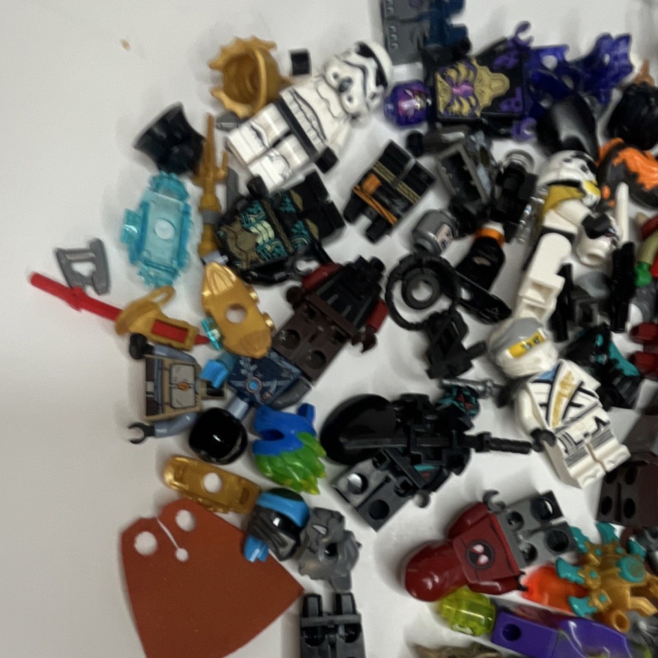 LEGO Minifigure Lot Bulk Super Heroes Star Wars Ninjago More Than 10 ...
