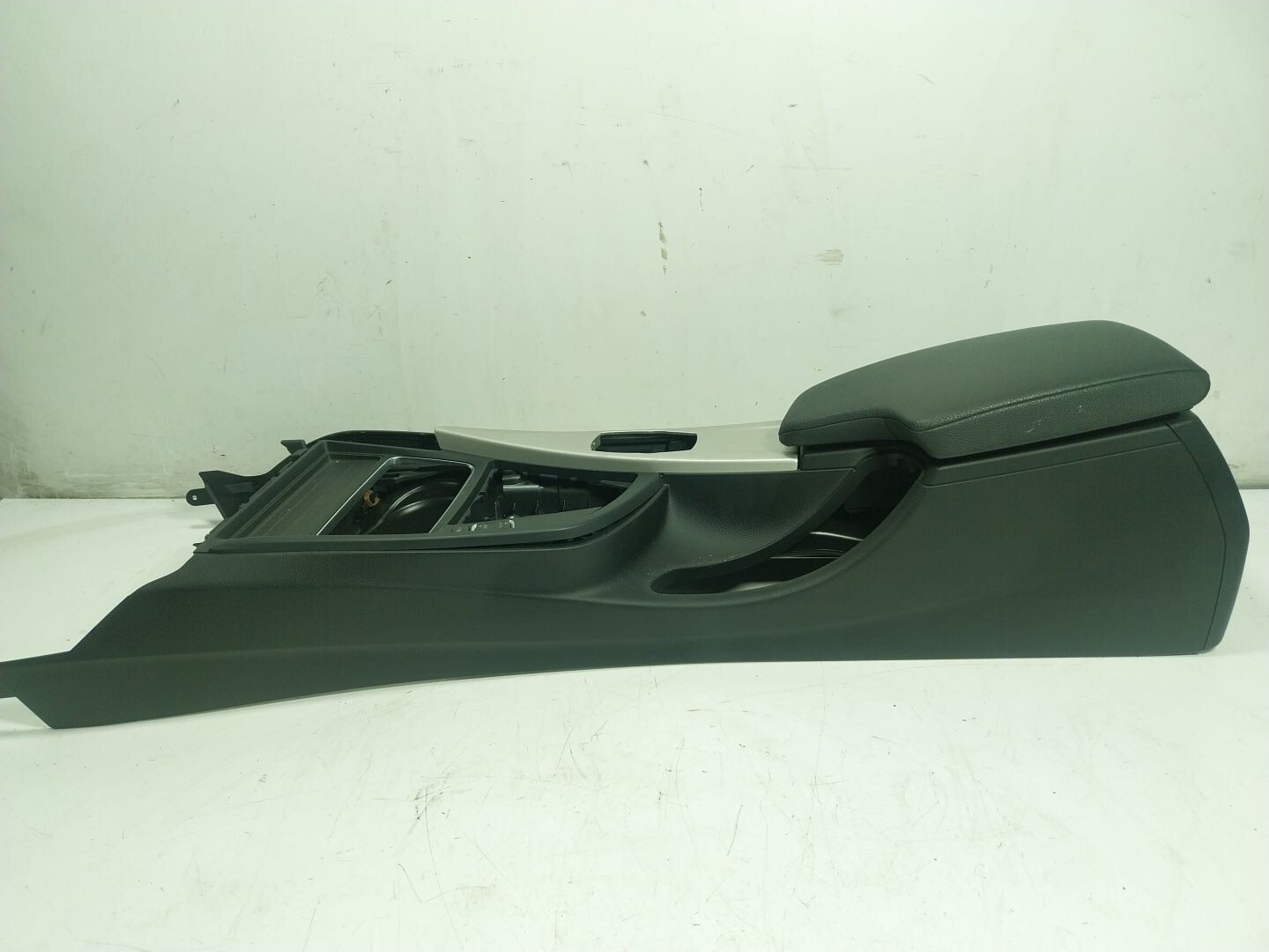 51169235437 CENTER ARMREST / 51169360528 / 17351574 FOR BMW SERIE 4 ...