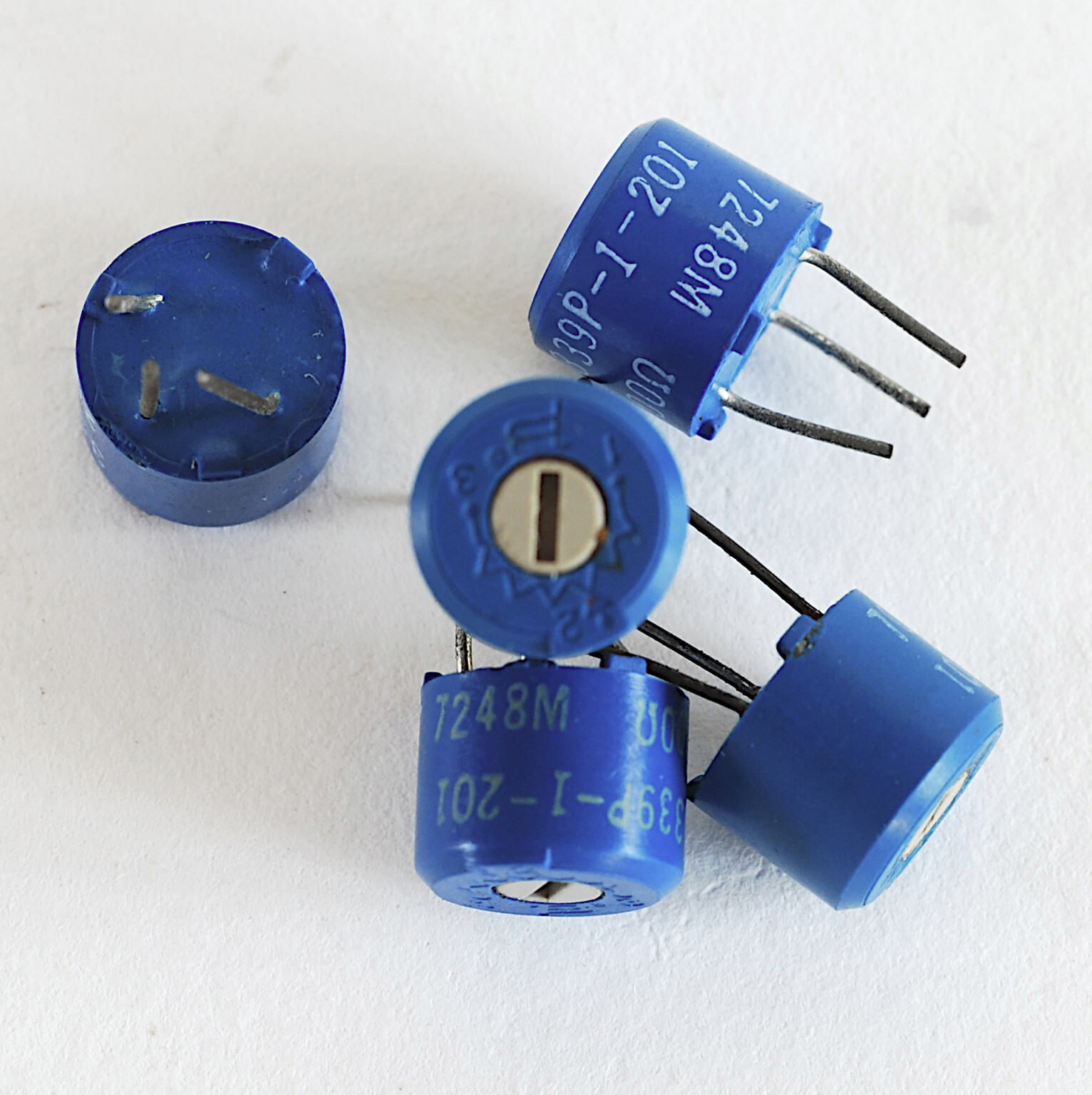 5pc lot Bourns trimpot 200 OHM 0.5W PC PIN TOP 5/16" round 201 | eBay