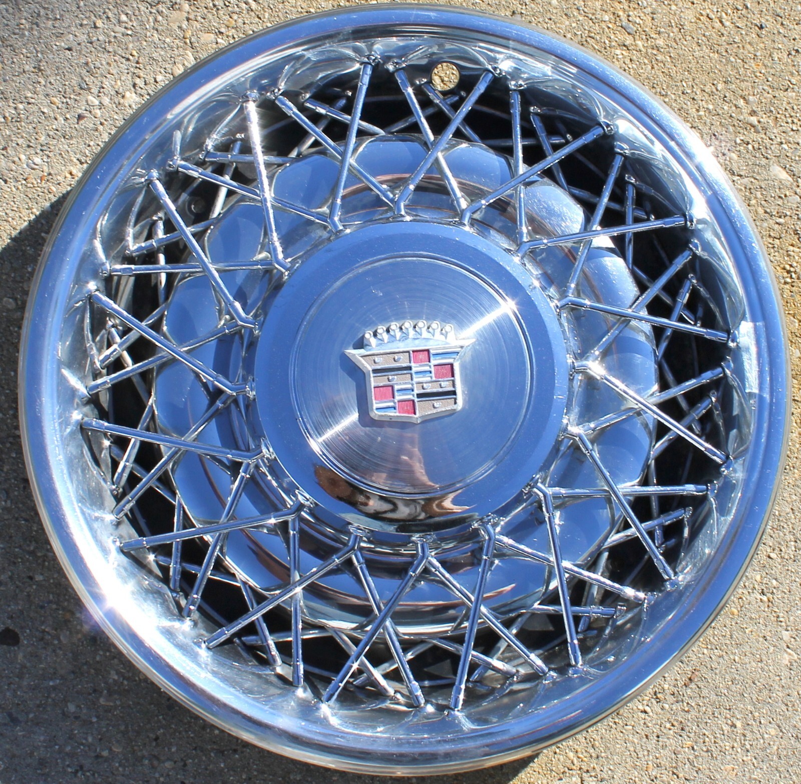 (1) OEM NON-LOCKING Cadillac Seville Fleetwood 15" Wire Spoke Hubcap ...