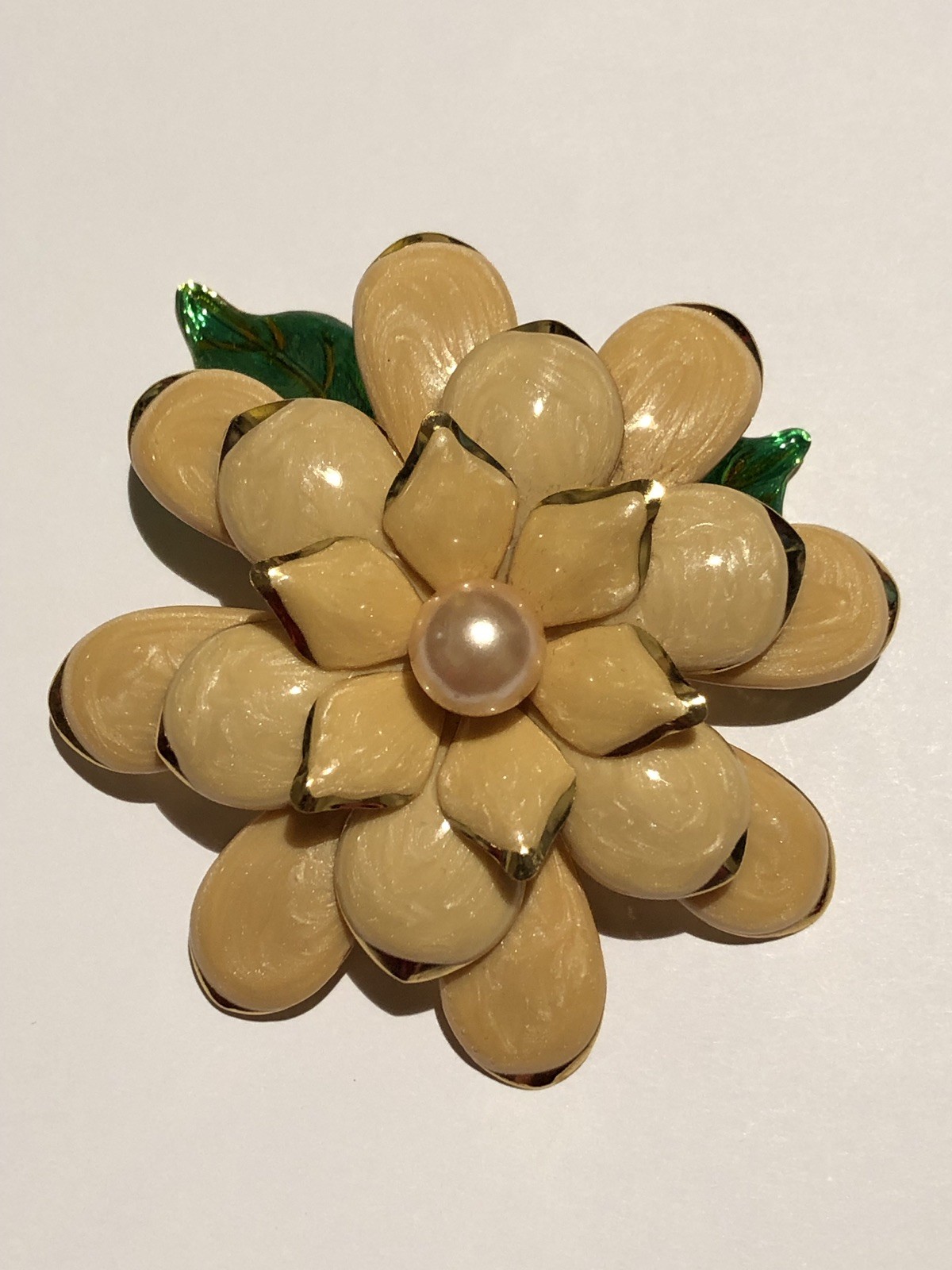 JOAN RIVERS LARGE GOLD TONE PEACH & GREEN ENAMELED PINK FAUX PEARL ...