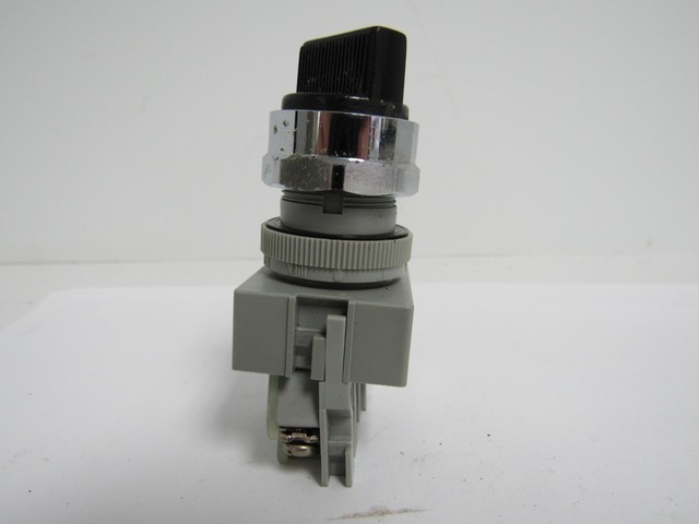 IDEC ASW210 TWO POSITION SELECTOR SWITCH | eBay