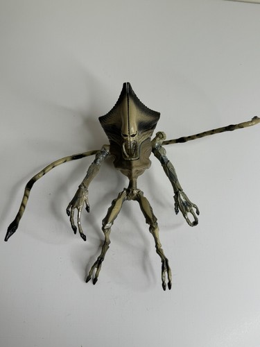 ID4 Independence Day ALIEN SUPREME Commander Action Figure Trendmasters ...