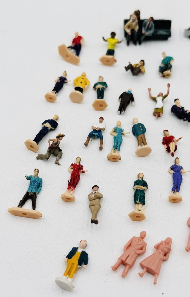 50+ HO Scale Seated Standing People Sitting Figures Passengers ...