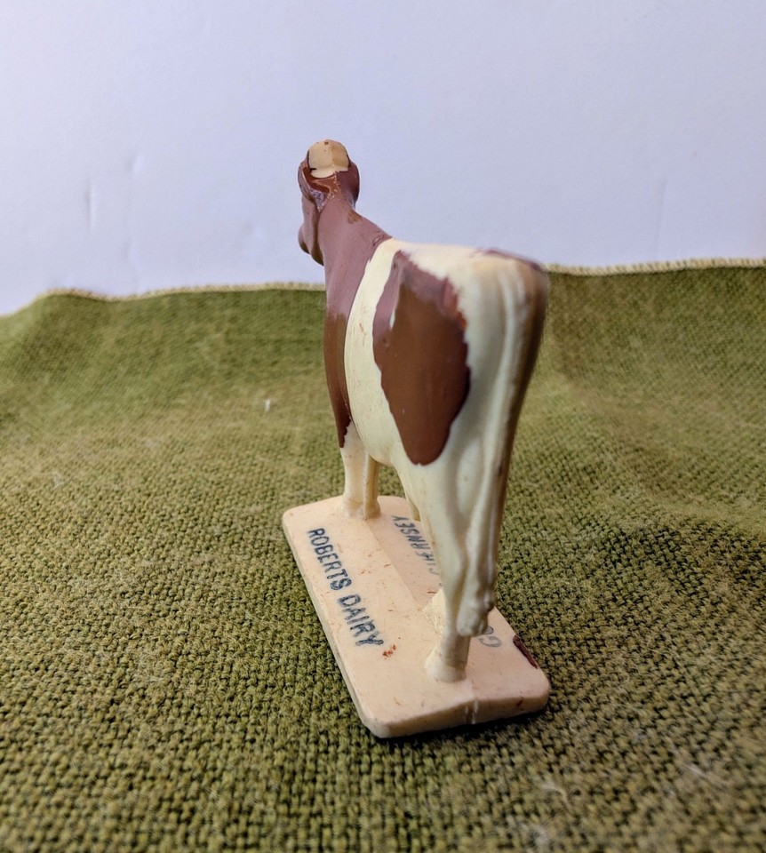Roberts Dairy Farms Golden Guernsey Plastic Cow Fig 2⅛"Long, 1 ½" Tall ...